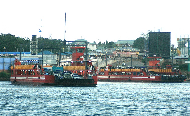 Likoni Fähre von Mombasa – Safari Afrika